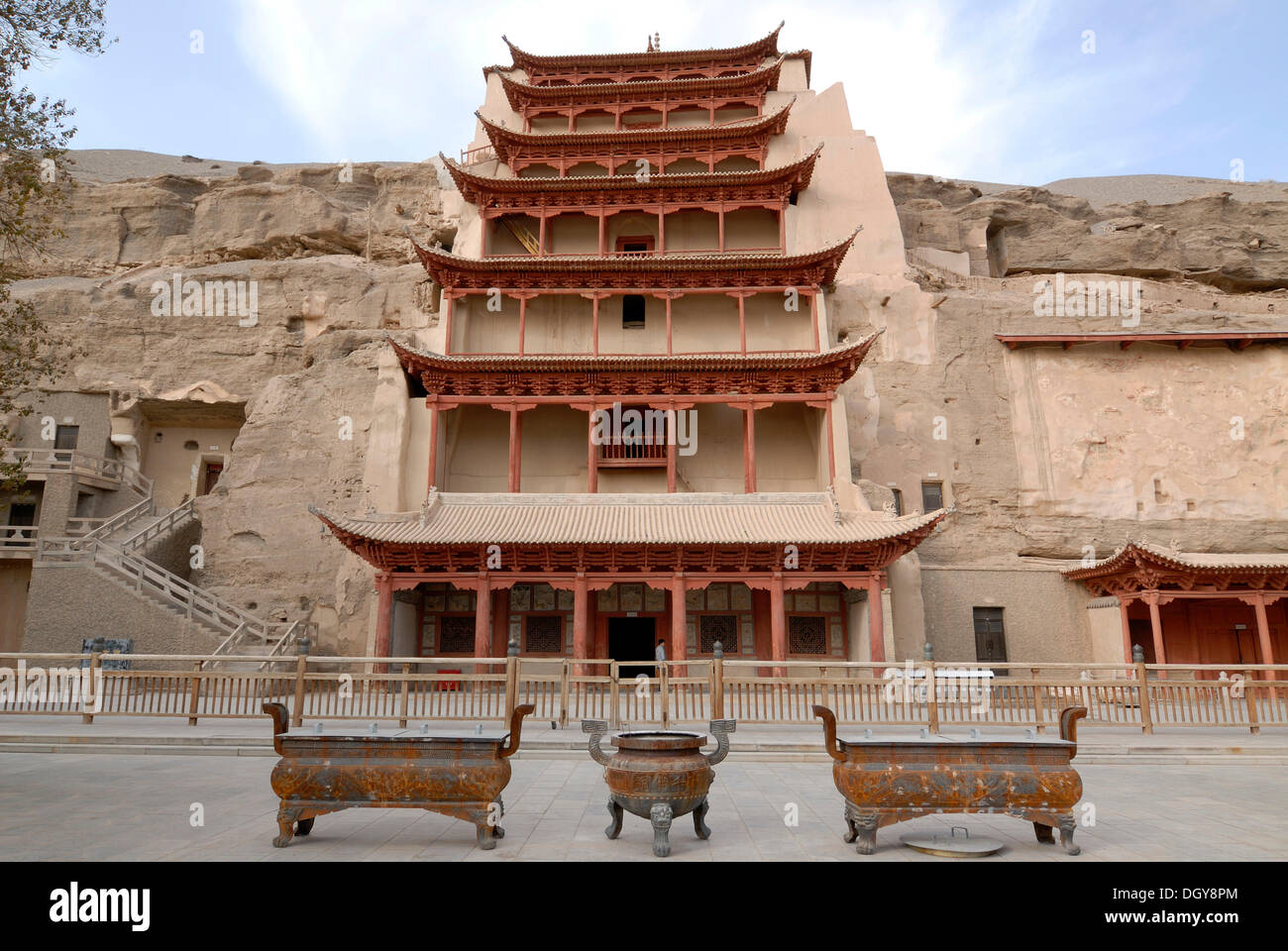 Mogao caves silk -Fotos und -Bildmaterial in hoher Auflösung – Alamy