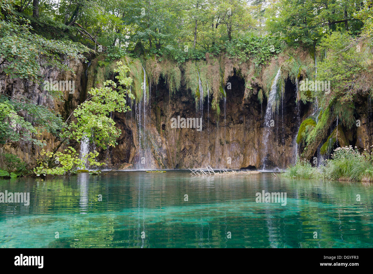 Wasserfall im Nationalpark Plitvicer Seen, UNESCO-Weltkulturerbe, Plitvicka Jezera, Lika-Senj ...