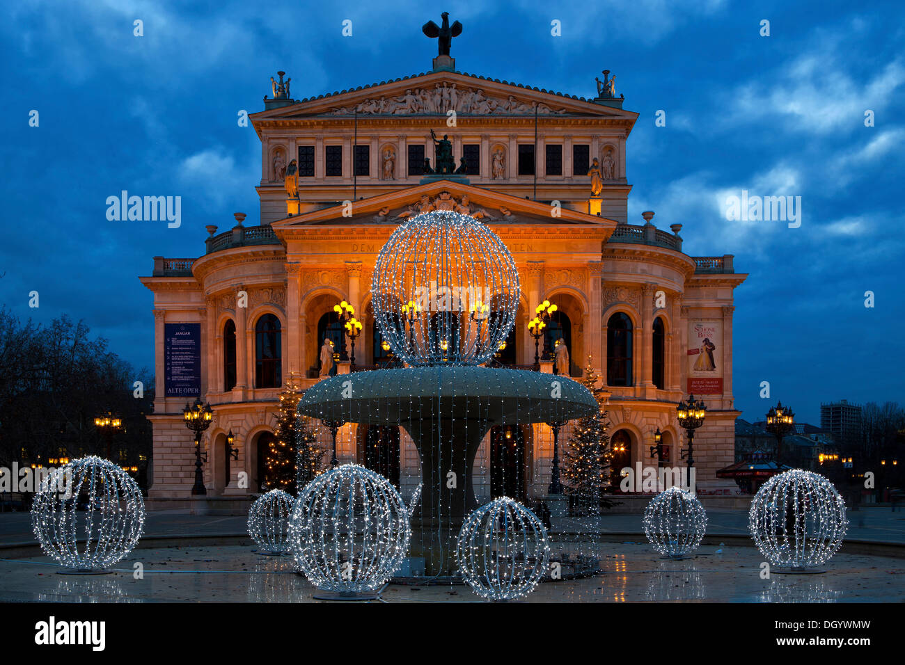 Frankfurt alte oper nachts -Fotos und -Bildmaterial in hoher Auflösung ...