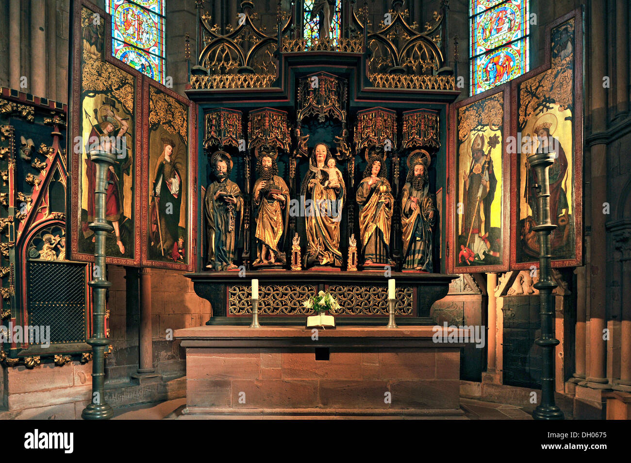 Carved altarpiece -Fotos und -Bildmaterial in hoher Auflösung – Alamy