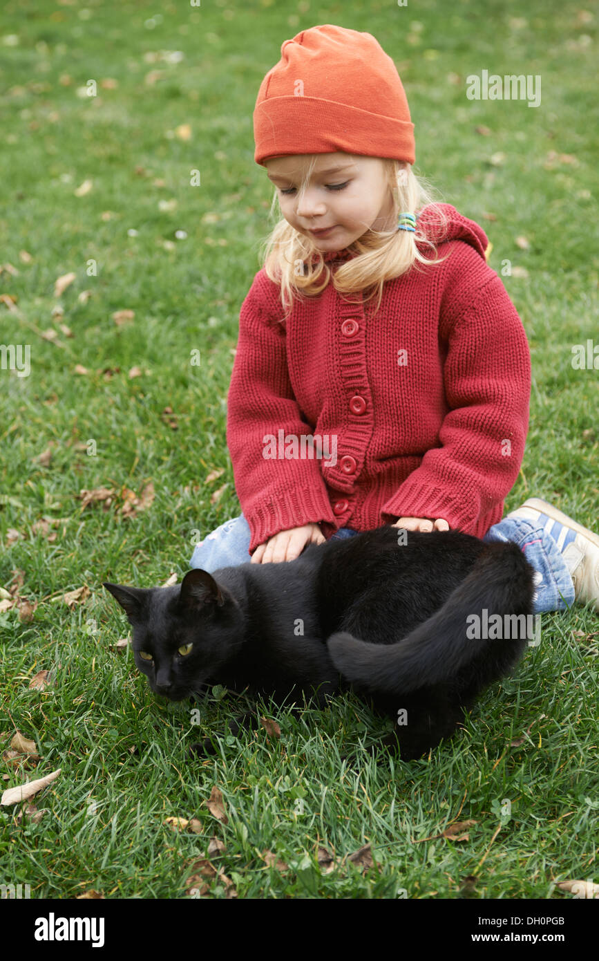 Blondes tier -Fotos und -Bildmaterial in hoher Auflösung – Alamy