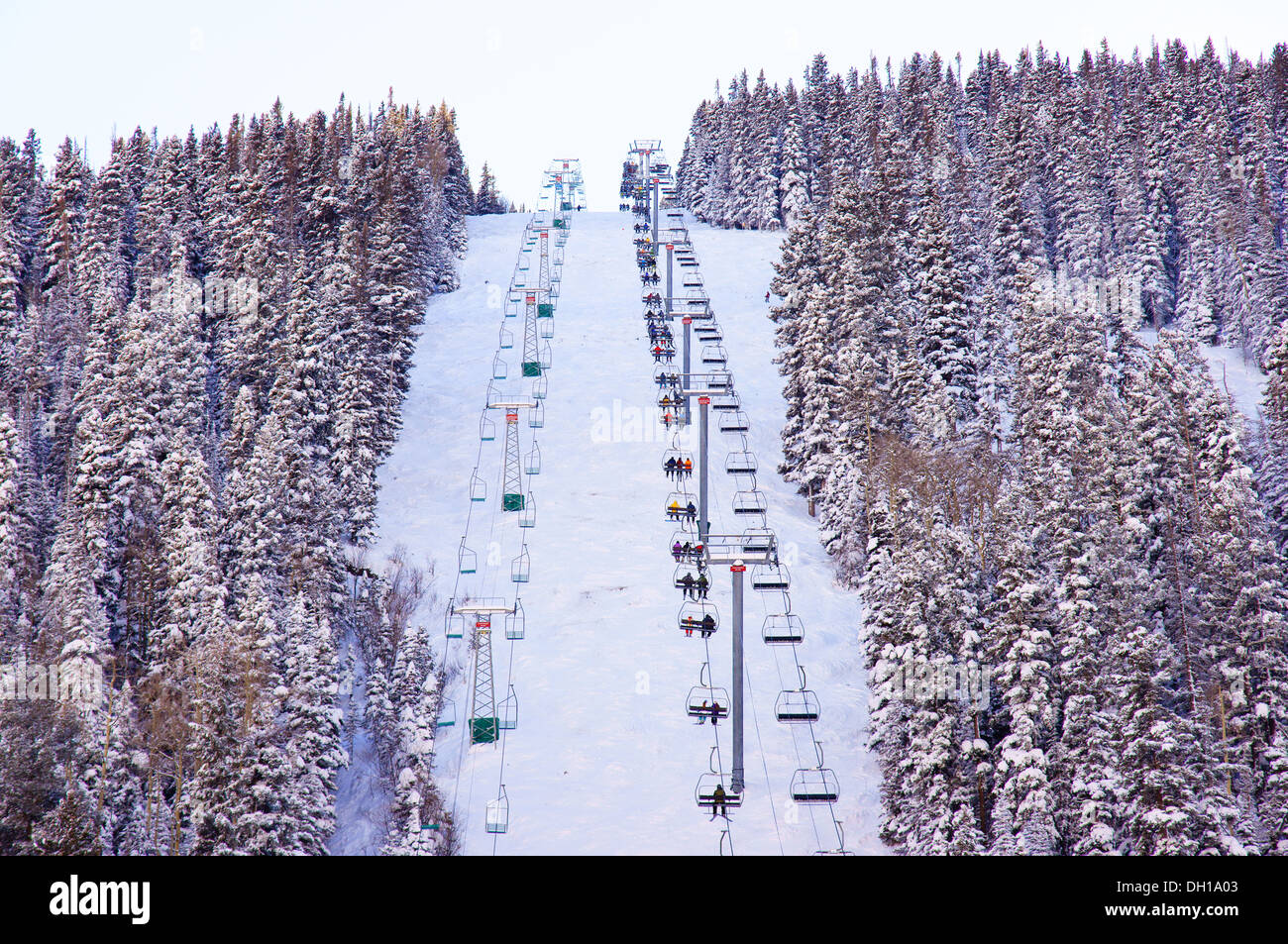 Skier lift -Fotos und -Bildmaterial in hoher Auflösung – Alamy