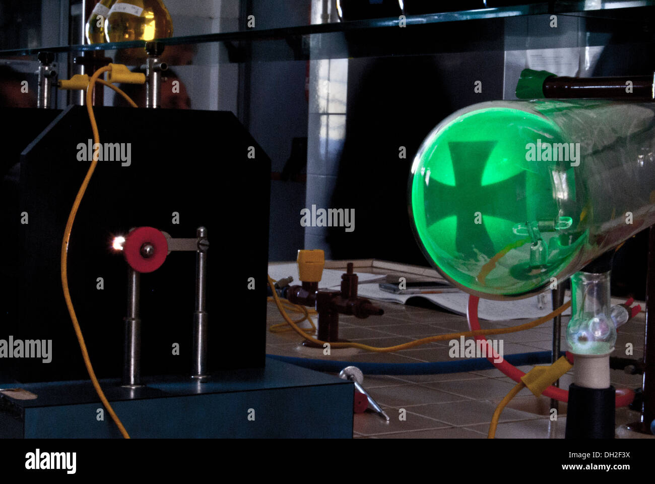 Cathode ray tube -Fotos und -Bildmaterial in hoher Auflösung – Alamy