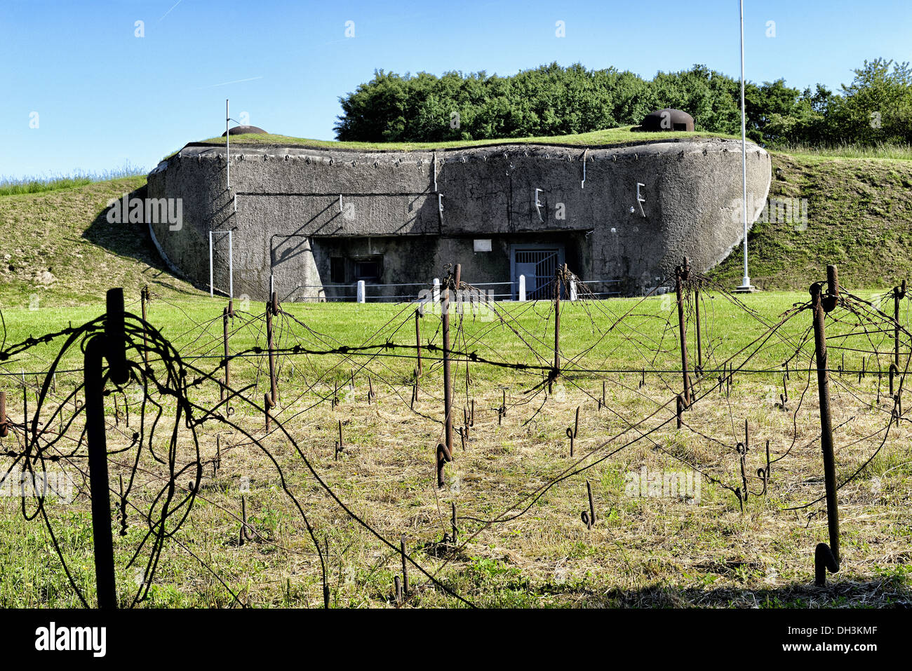 Eingang zum deutschen bunker -Fotos und -Bildmaterial in hoher ...