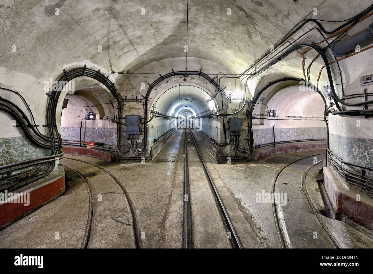 Galerien, Kreuzung, Hackenberg Festung, Maginot-Linie Stockfotografie ...