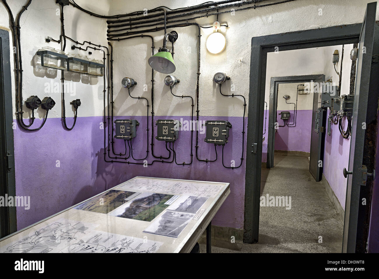 Bunker room -Fotos und -Bildmaterial in hoher Auflösung - Seite 3 - Alamy