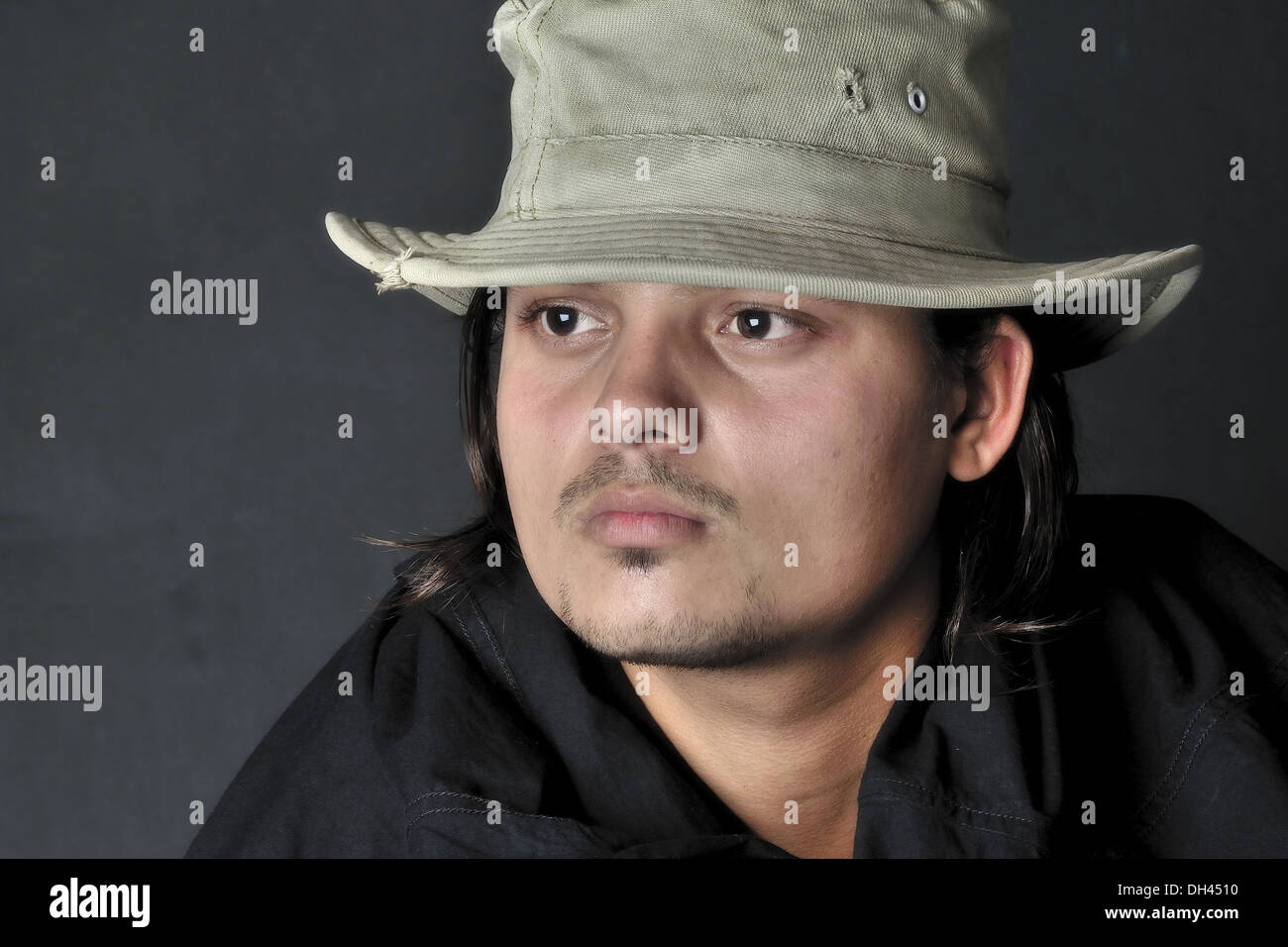 Mann männliche männer männer -Fotos und -Bildmaterial in hoher ...