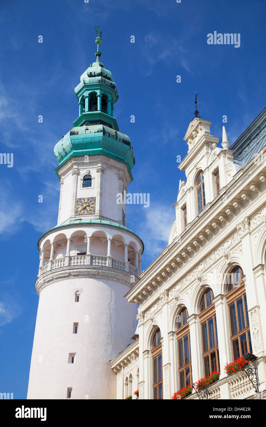 Feuerturm und rathaus -Fotos und -Bildmaterial in hoher Auflösung – Alamy