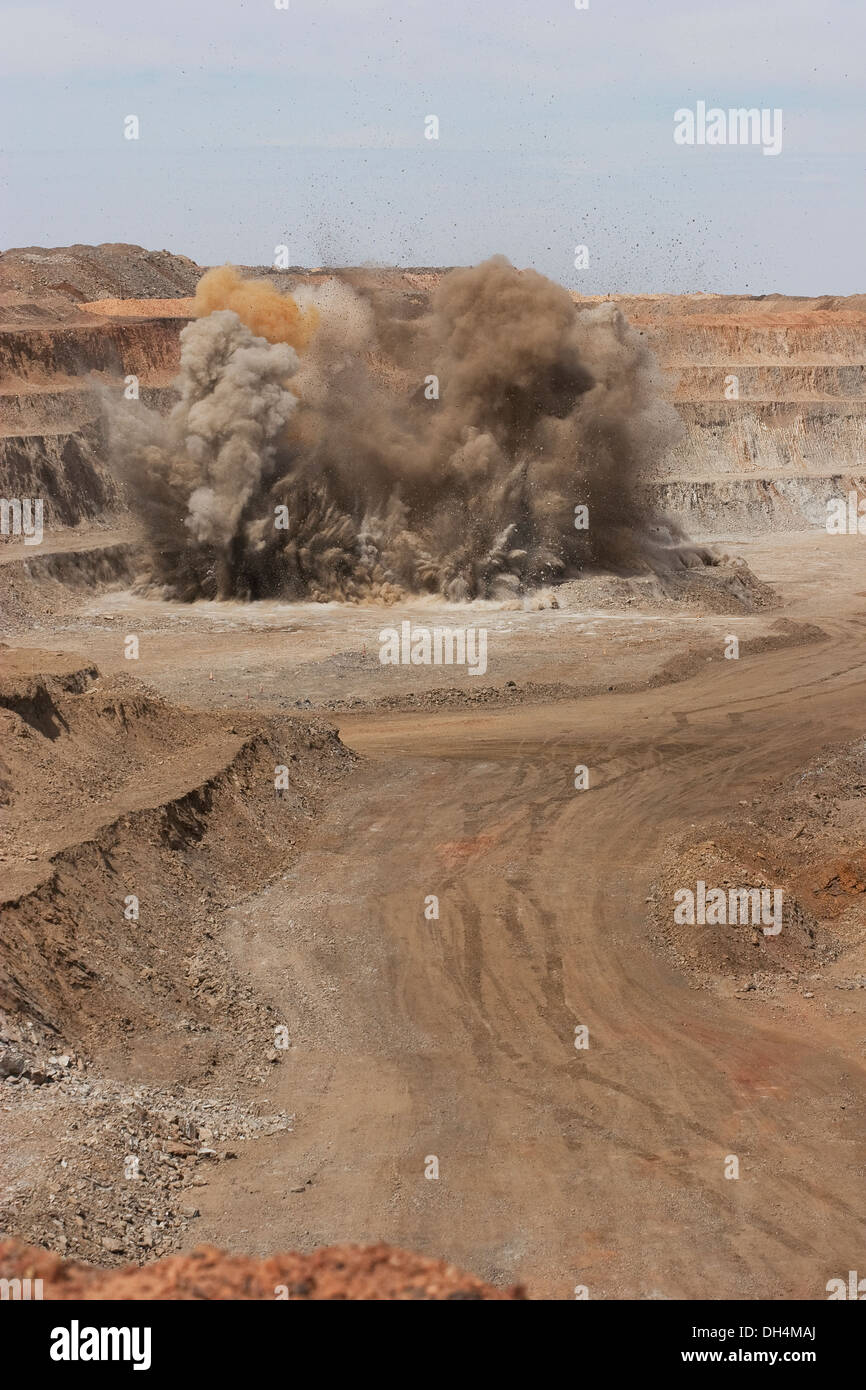 Blasting mining -Fotos und -Bildmaterial in hoher Auflösung – Alamy