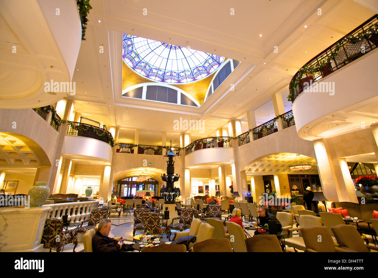 Berlin hotel adlon lobby -Fotos und -Bildmaterial in hoher Auflösung ...