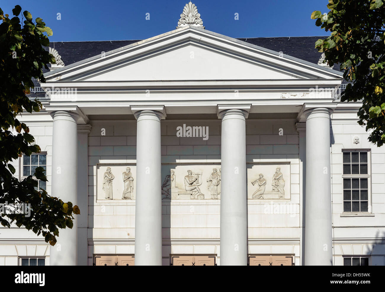Putbus theater -Fotos und -Bildmaterial in hoher Auflösung – Alamy
