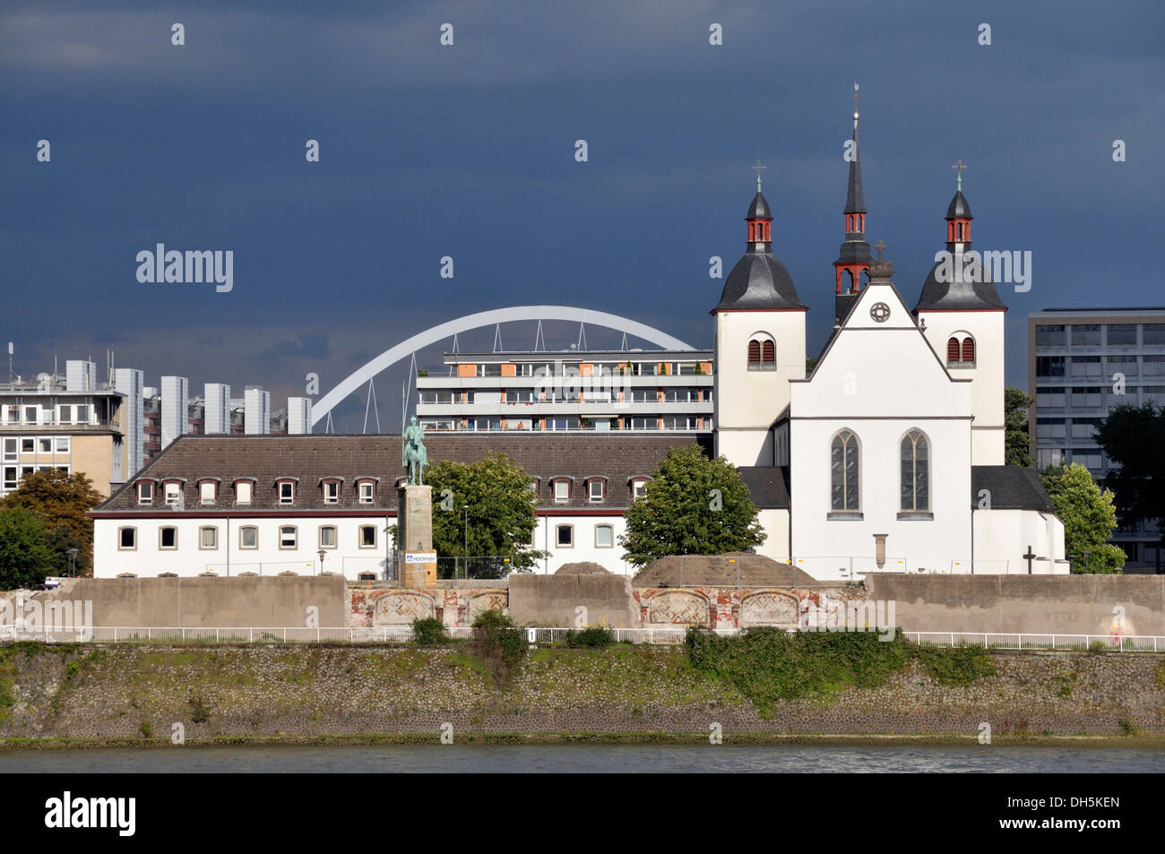 Kirchen in köln -Fotos und -Bildmaterial in hoher Auflösung – Alamy