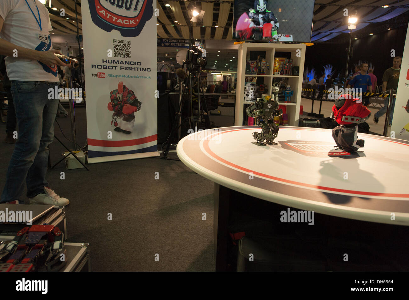 Supa roboter angriff arena stehen -Fotos und -Bildmaterial in hoher ...