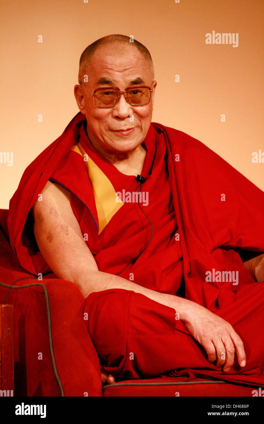 HH Dalai Lama auf einer Pressekonferenz bei seinem Besuch in ...