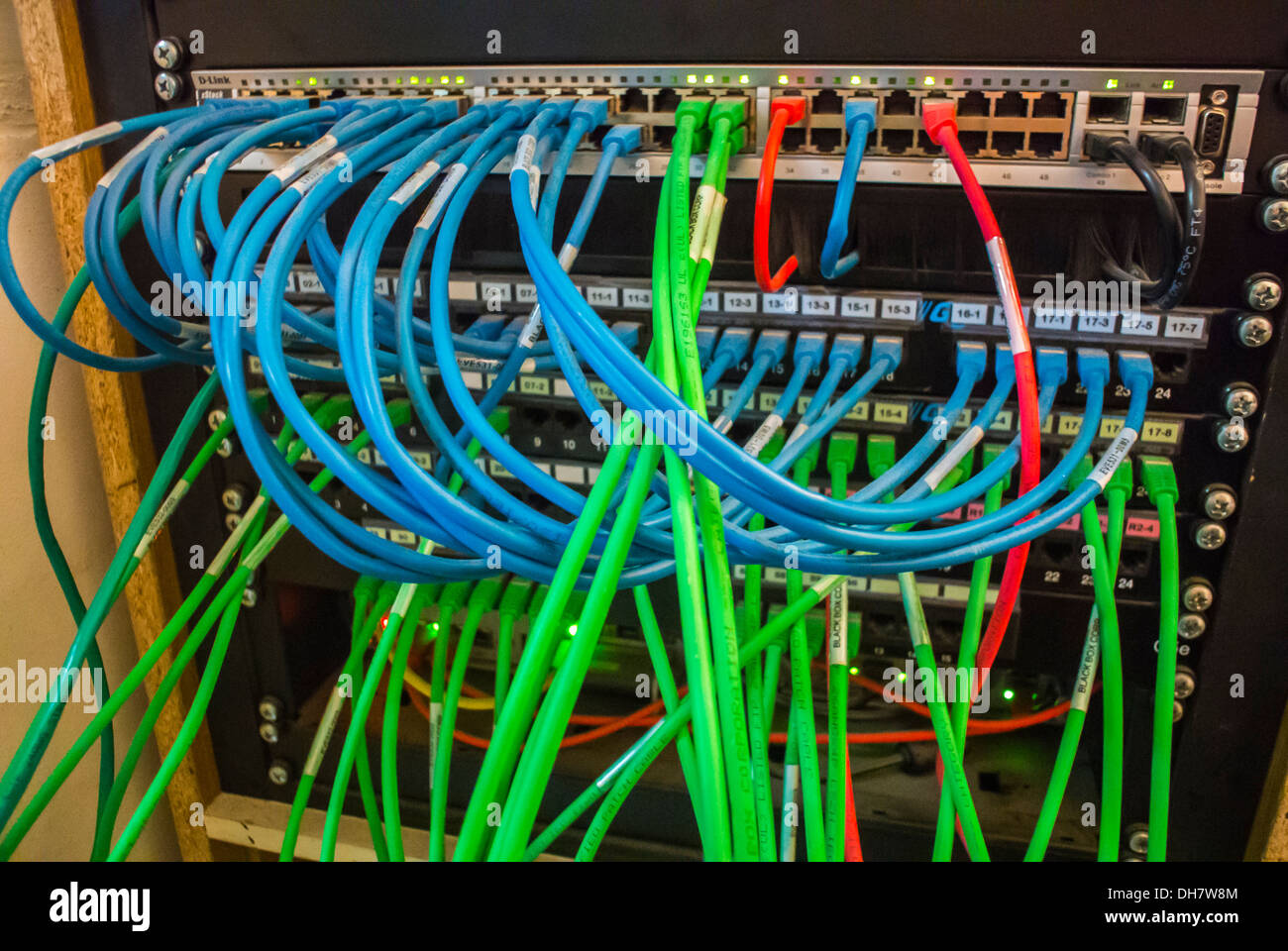 Computer network server cables connections -Fotos und -Bildmaterial in ...