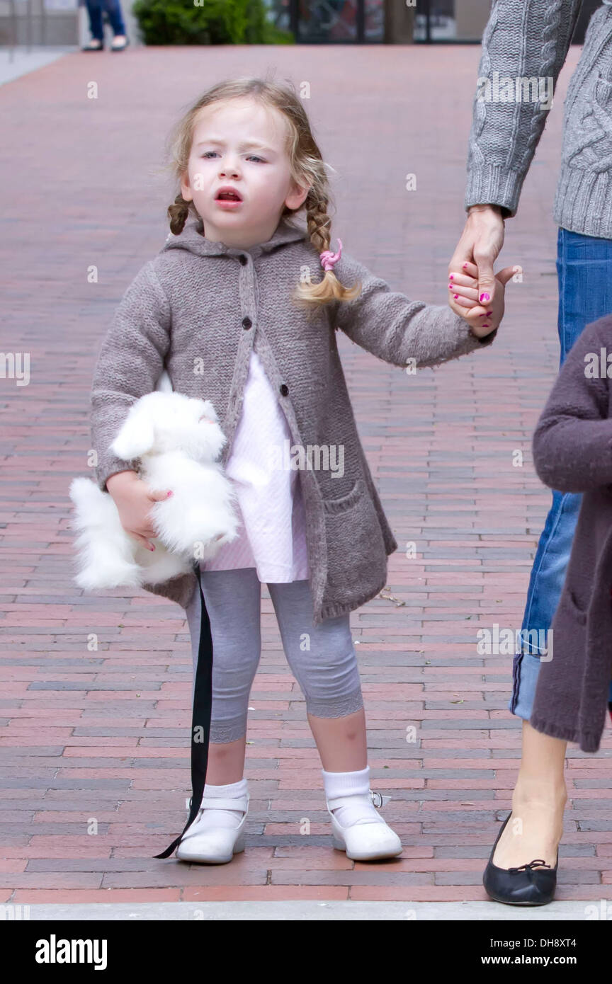 Tabitha Broderick Sarah Jessica Parker holt ihre Zwillingstöchter ...