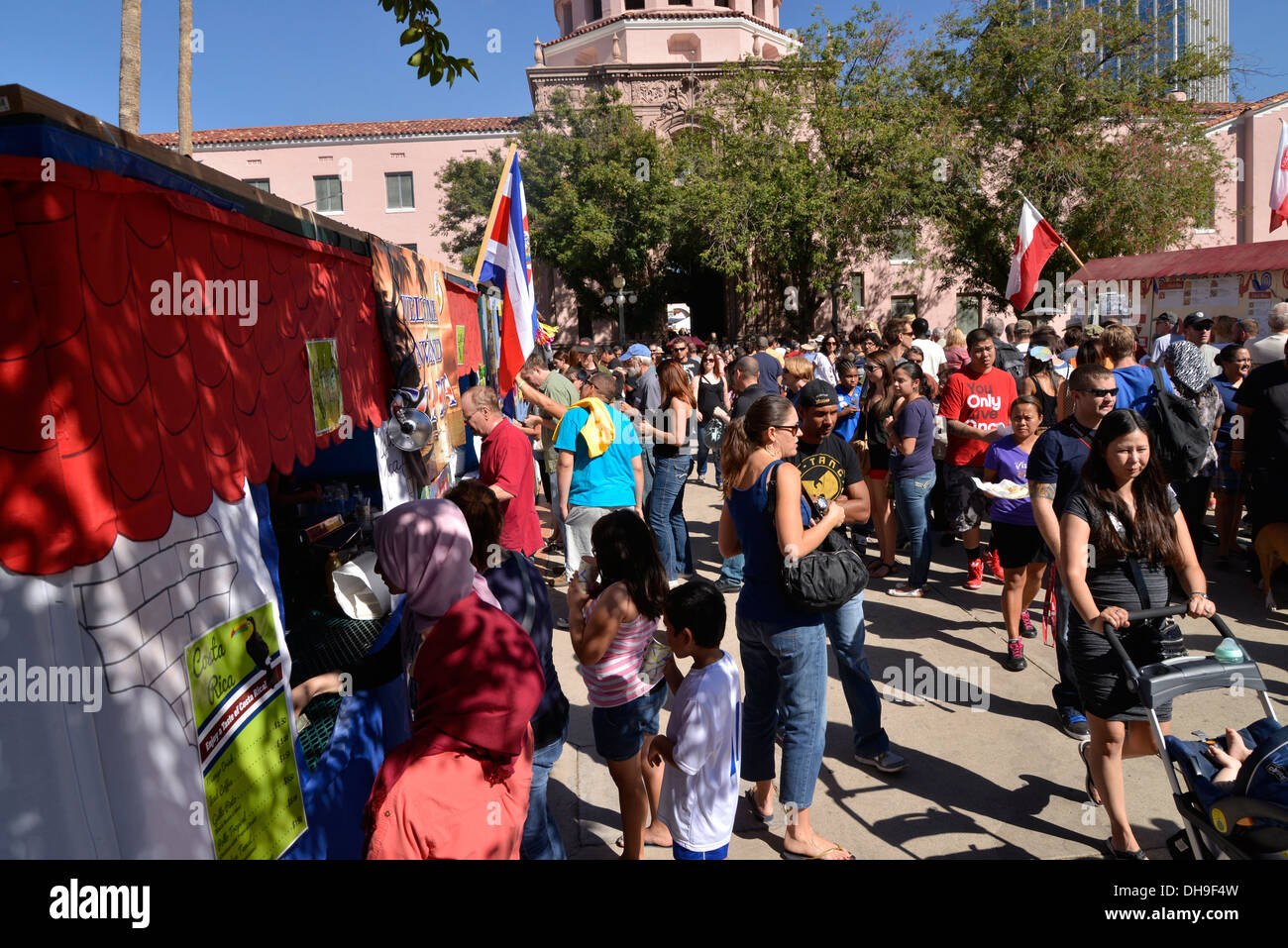 Teilnehmer von Tucson treffen Sie sich, ein jährliches Festival feiern ...