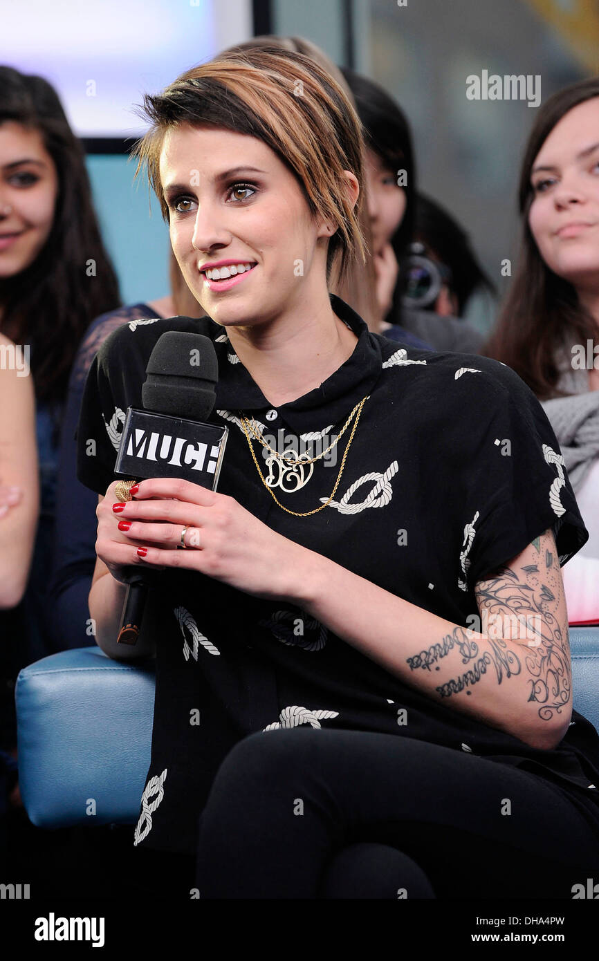 Dev aka Devin Star Tailes auf den MuchMusic erscheint NEW. MUSIK ...