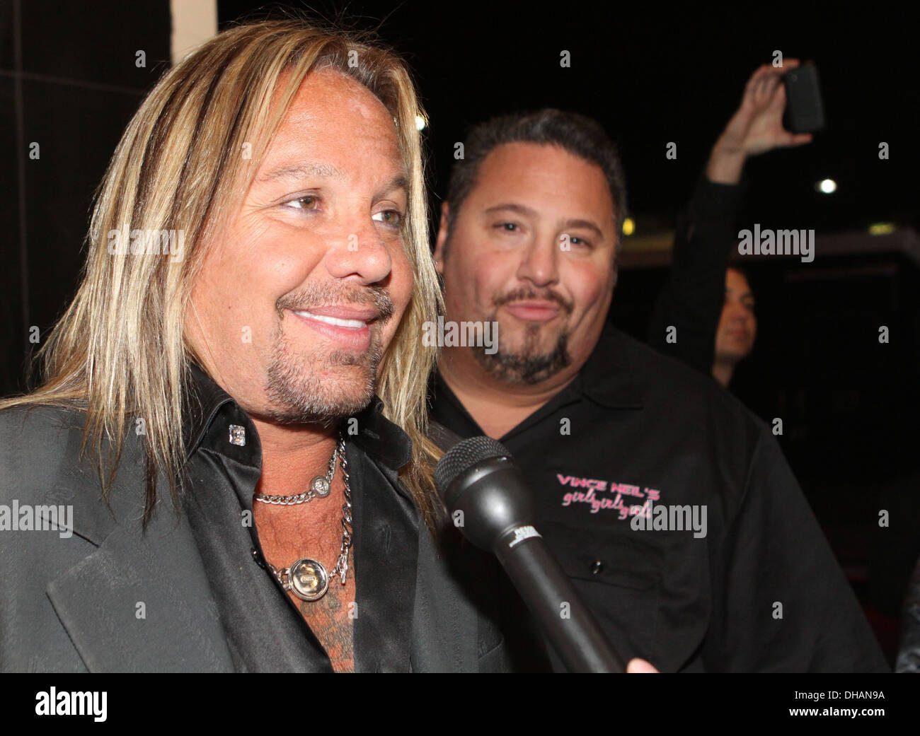 Vince neil vince neils girls -Fotos und -Bildmaterial in hoher ...