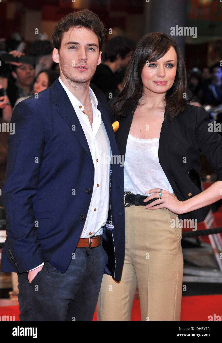 Sam claflin laura haddock marvel -Fotos und -Bildmaterial in hoher ...