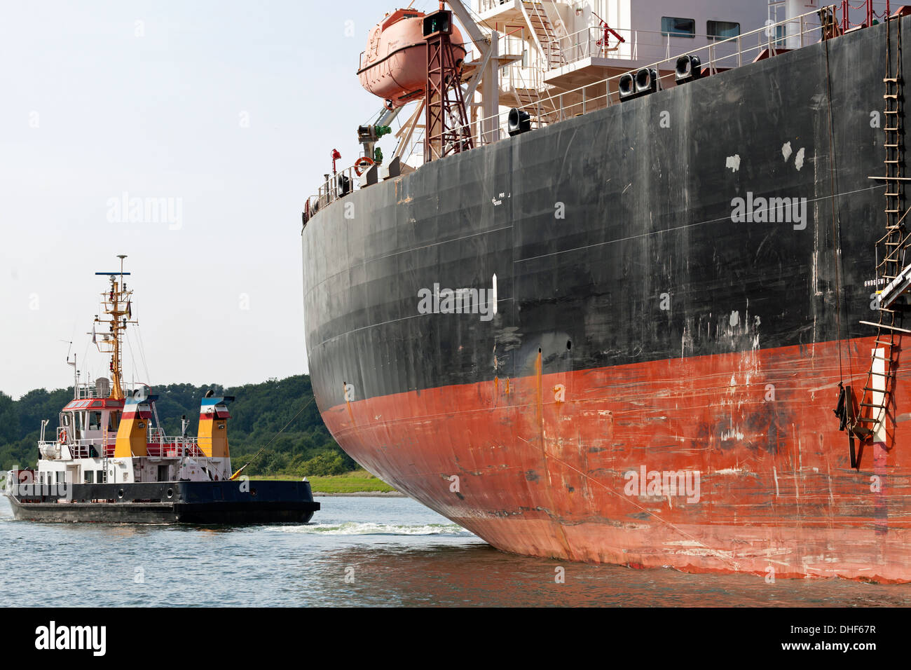 Tanker auf dem kiel kanal -Fotos und -Bildmaterial in hoher Auflösung – Alamy