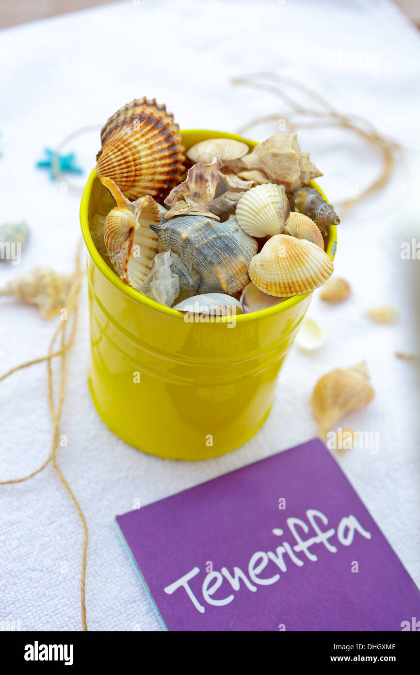 Eimer gelb Stockfotos und -bilder Kaufen - Alamy