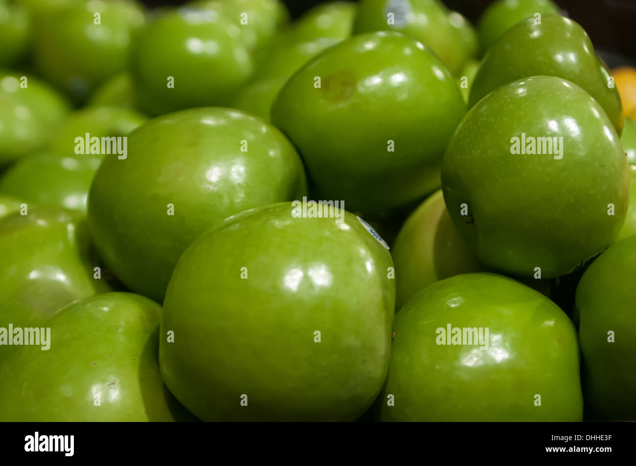 äpfel auf dem display -Fotos und -Bildmaterial in hoher Auflösung – Alamy