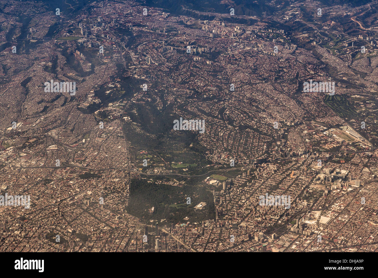 Luftbild von Zersiedelung und Smog 6. November 2013 in Mexico City, Mexiko Stockfotografie - Alamy