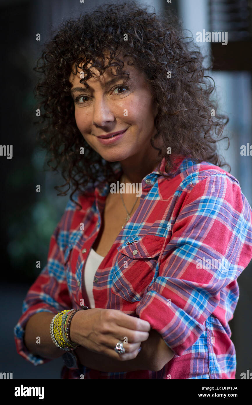 Maria ketikidou auf dem set von ard -Fotos und -Bildmaterial in hoher ...