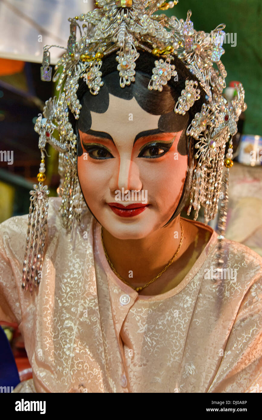 Chinesische Oper-Darsteller bereitet sich auf eine Aufführung in der ...