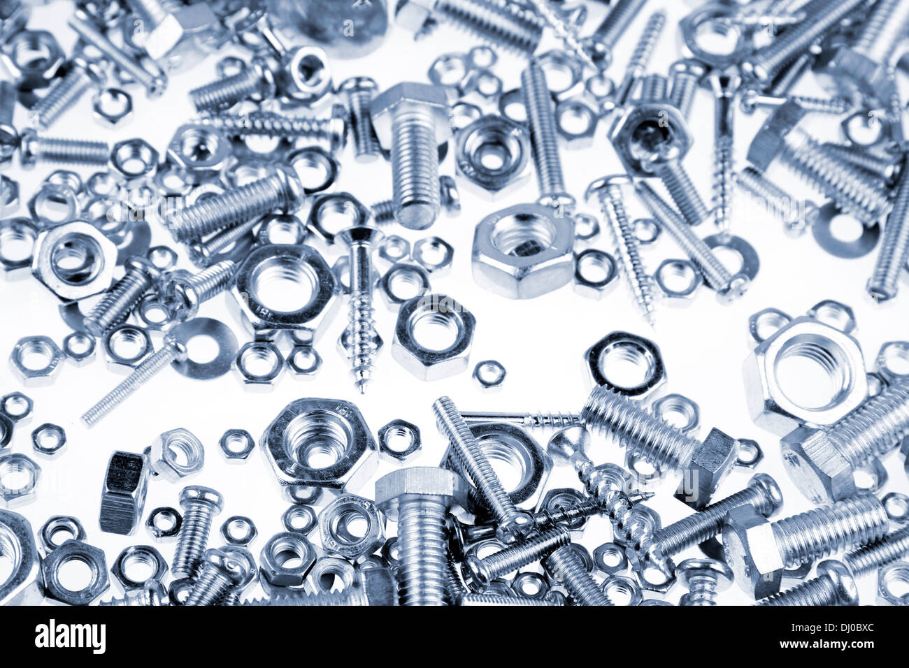 Chrom-Schrauben und Muttern-Nahaufnahme Stockfotografie - Alamy