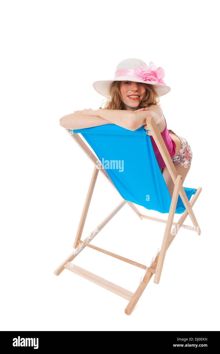 Frau sitzen am strand Ausgeschnittene Stockfotos und -bilder - Alamy