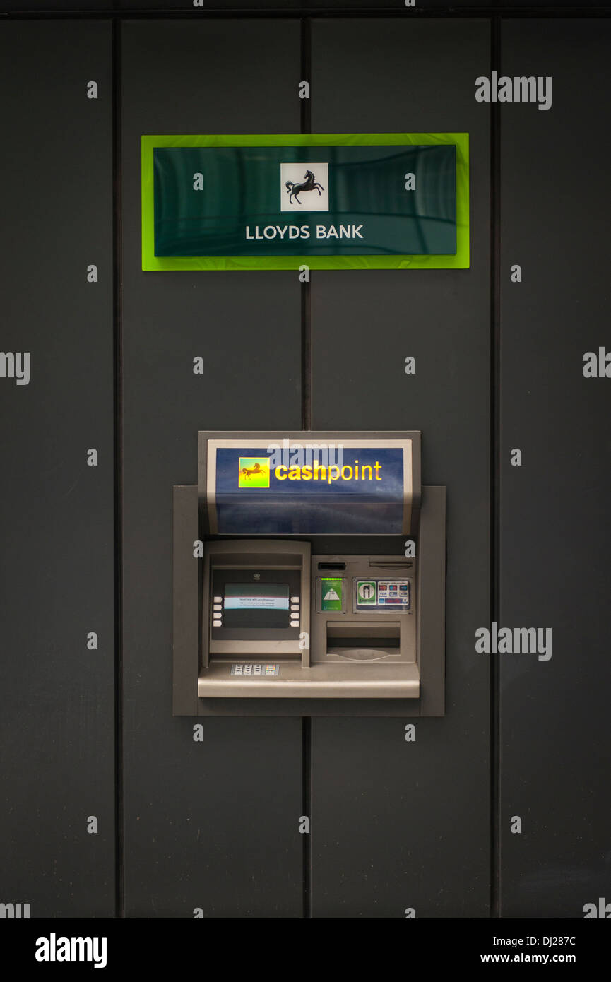 Atm machine london england uk -Fotos und -Bildmaterial in hoher ...