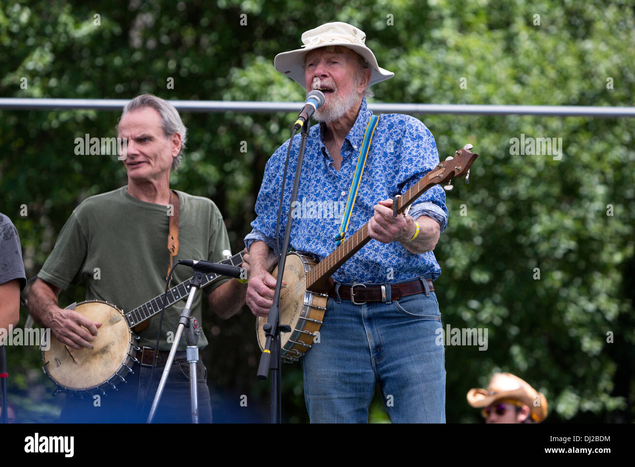 Travis jeffrey und mitglieder des rivertown kids chores -Fotos und ...