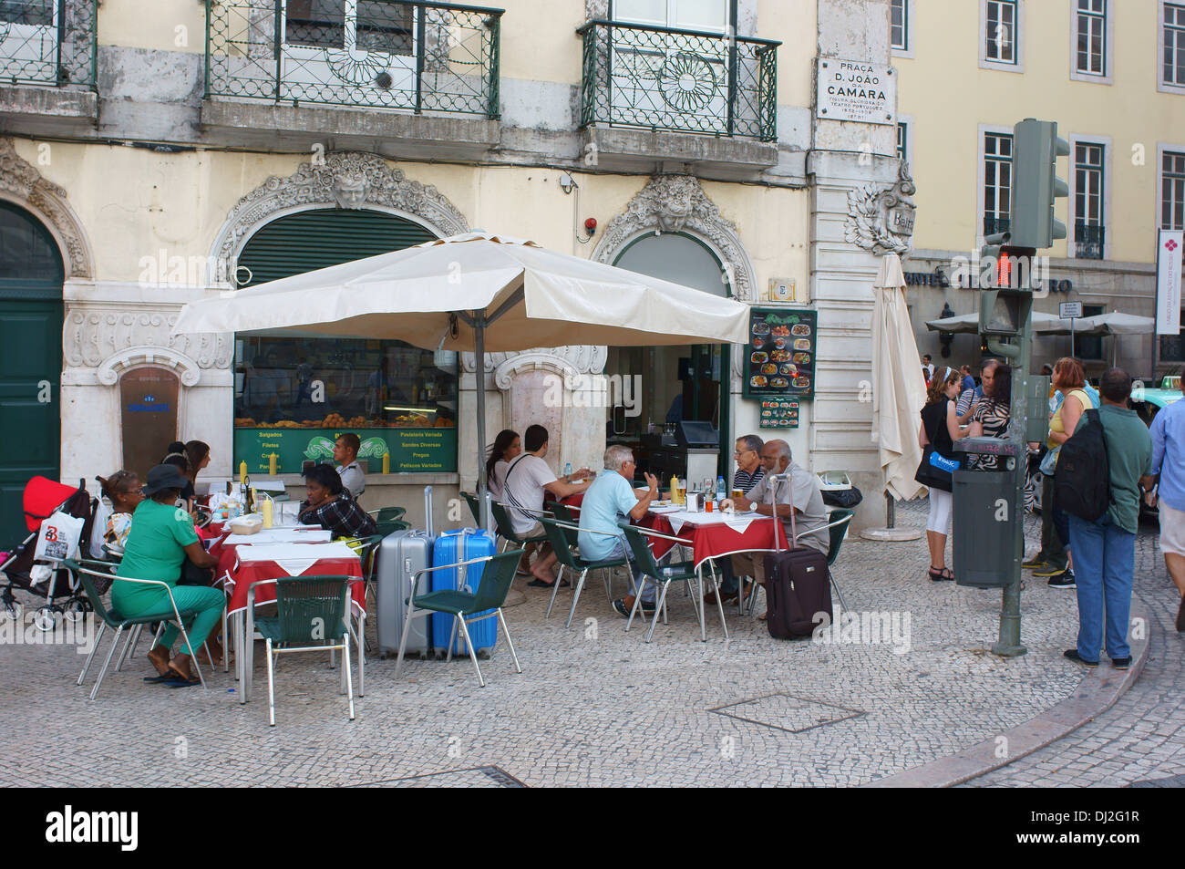 Restaurant alfama portugal -Fotos und -Bildmaterial in hoher Auflösung ...