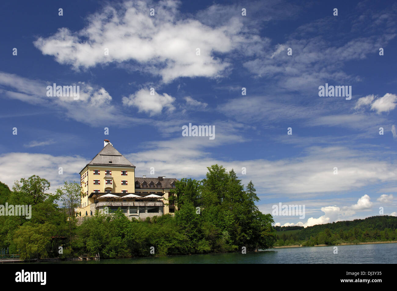 Schloss fuschl castle fuschlsee lake -Fotos und -Bildmaterial in hoher ...