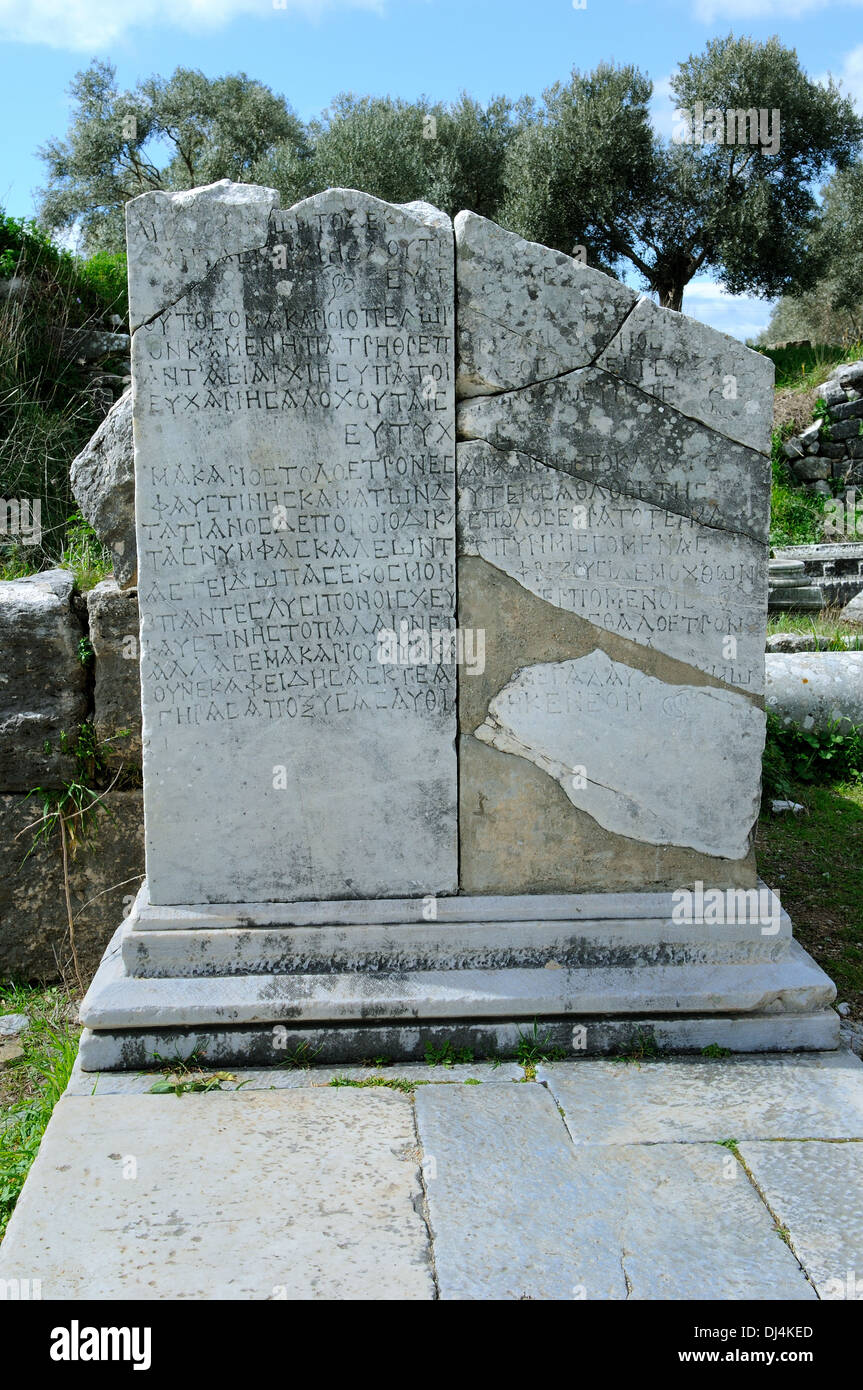 Vertikale griechische inschrift -Fotos und -Bildmaterial in hoher ...