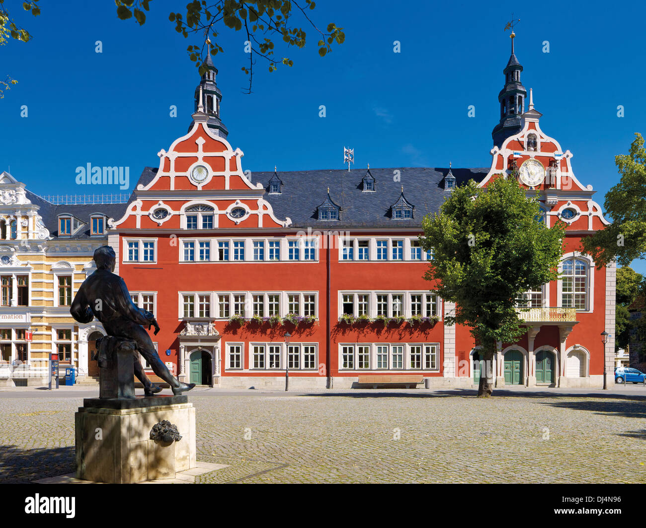 Renaissance-Rathaus und Bach-Denkmal auf dem Marktplatz, Arnstadt ...
