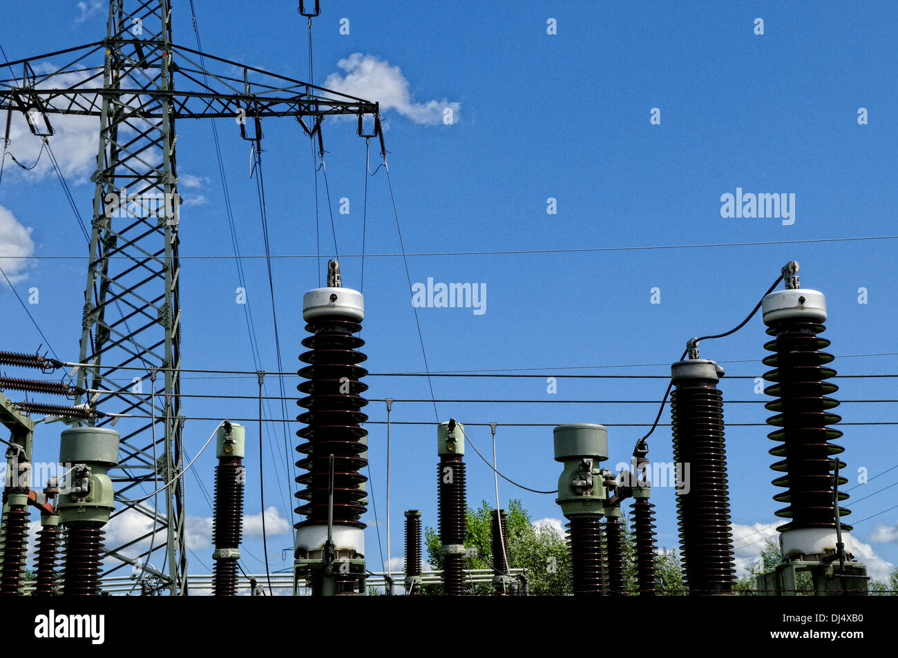 Transformator horizontal -Fotos und -Bildmaterial in hoher Auflösung ...
