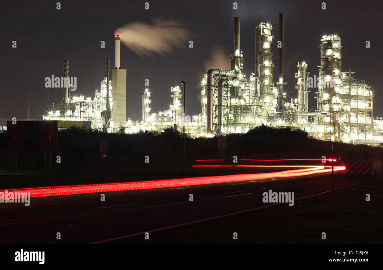 Leuna bei nacht -Fotos und -Bildmaterial in hoher Auflösung – Alamy