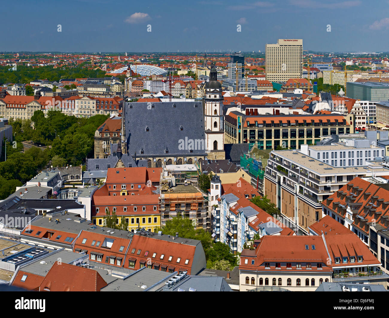 Innenstadt mit St.-Thomas-Kirche in Leipzig, Sachsen, Deutschland ...