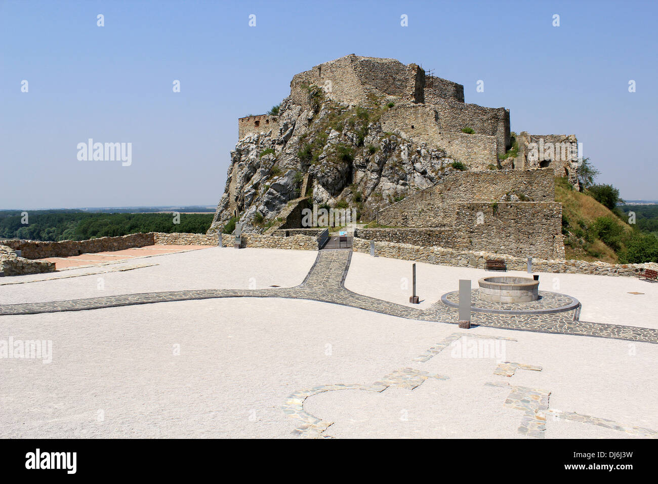 Berühmte burg devin -Fotos und -Bildmaterial in hoher Auflösung – Alamy