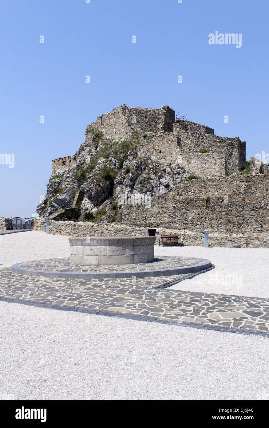Berühmte burg devin -Fotos und -Bildmaterial in hoher Auflösung – Alamy
