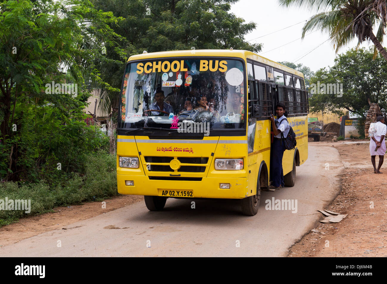 Moderner Indischer Schulbus Stockfotos und -bilder Kaufen - Alamy