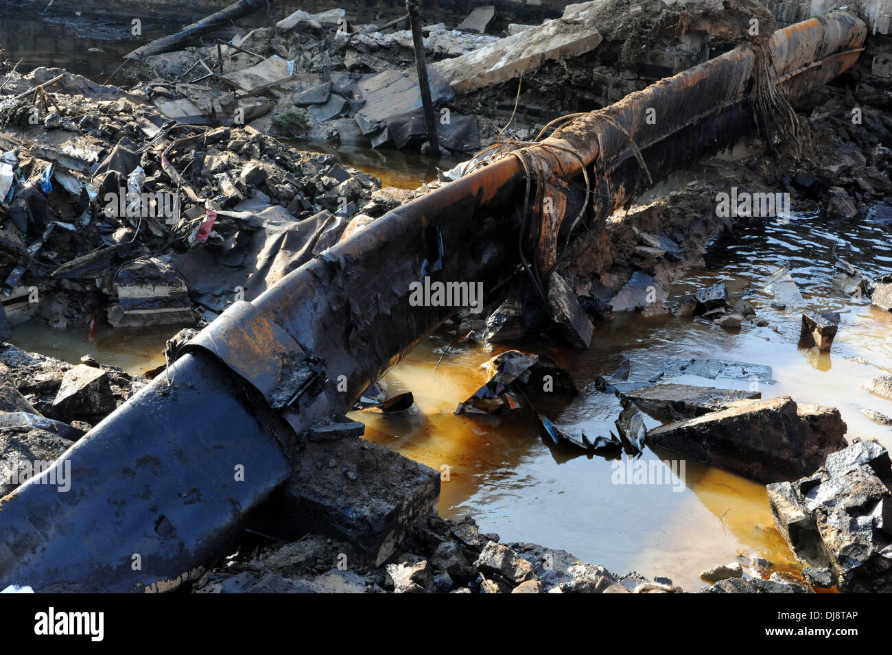Broken pipeline -Fotos und -Bildmaterial in hoher Auflösung – Alamy