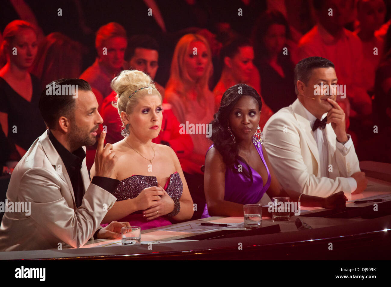 Roman Frieling, Maite Kelly, Motsi Mabuse und Joachim Llambi bei dem ...