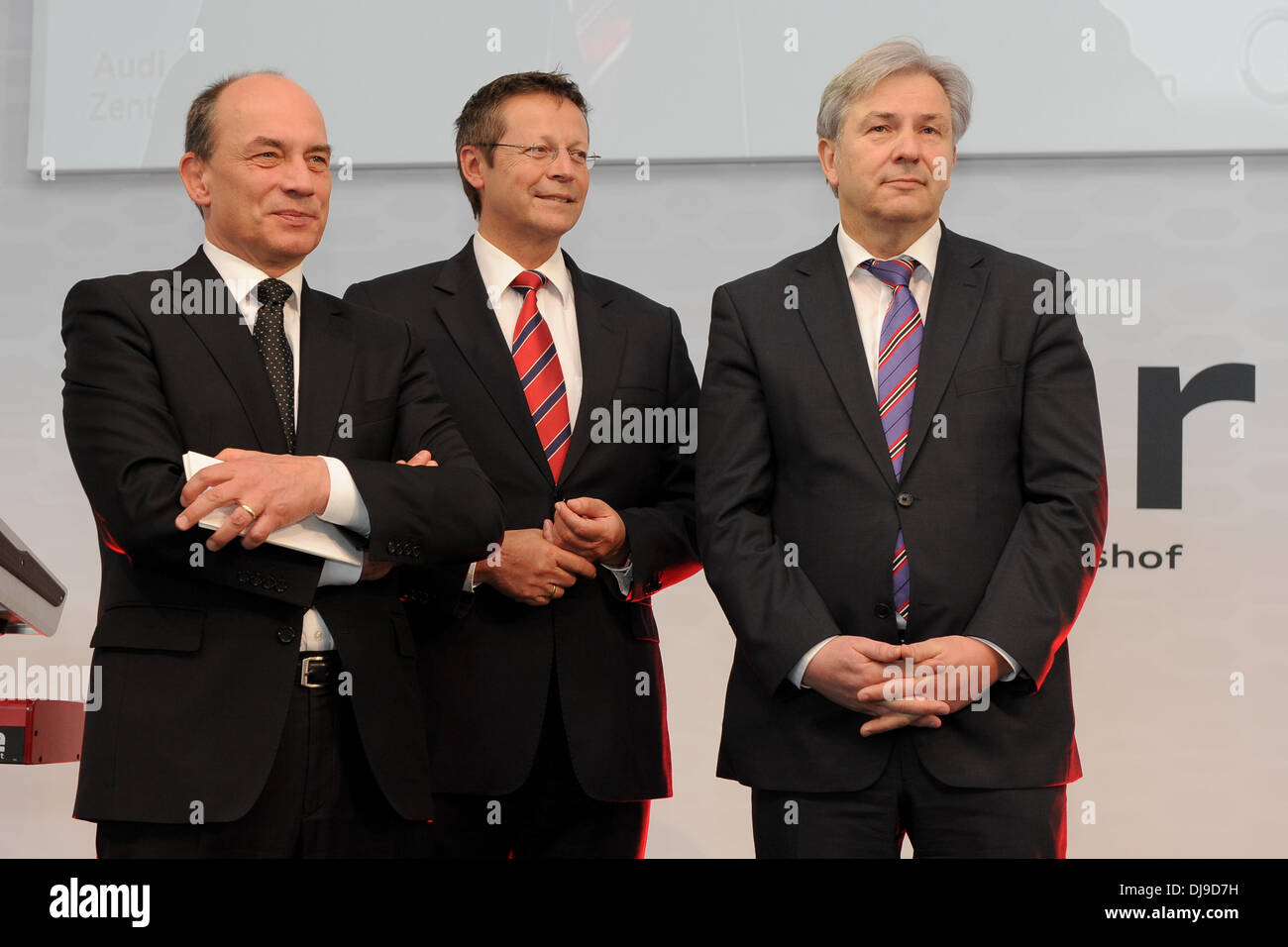 Ferdinand Schneider, Michael Renz und Klaus Wowereit besucht Eröffnung ...