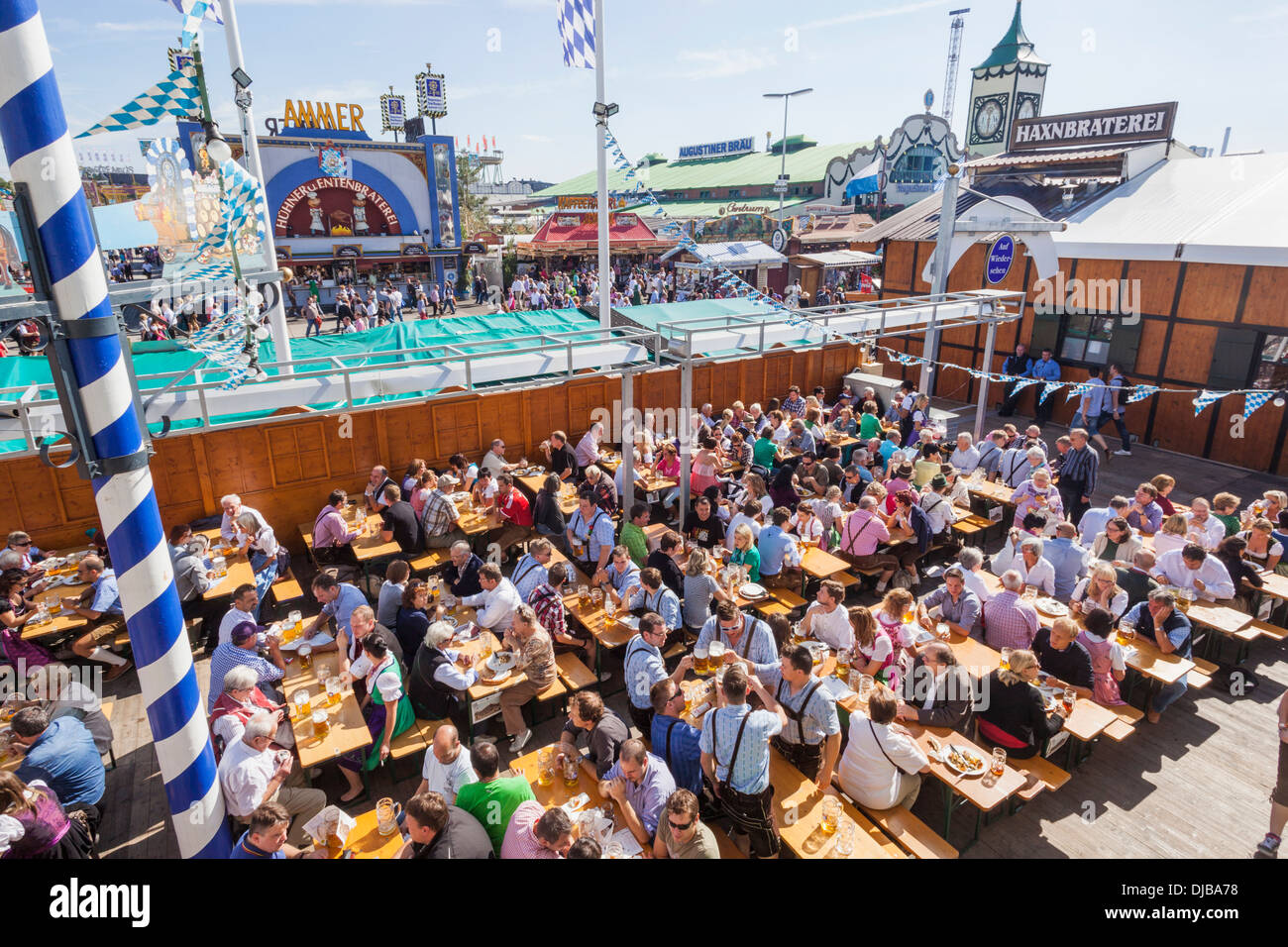 Deutschland, Bayern, München, Oktoberfest, Hofbräuhaus Biergarten Leute ...