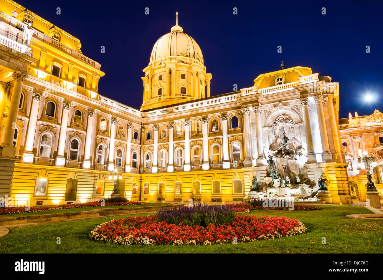 Budaer Burg entstand im Mittelalter berühmt für barocke Architektur an ...