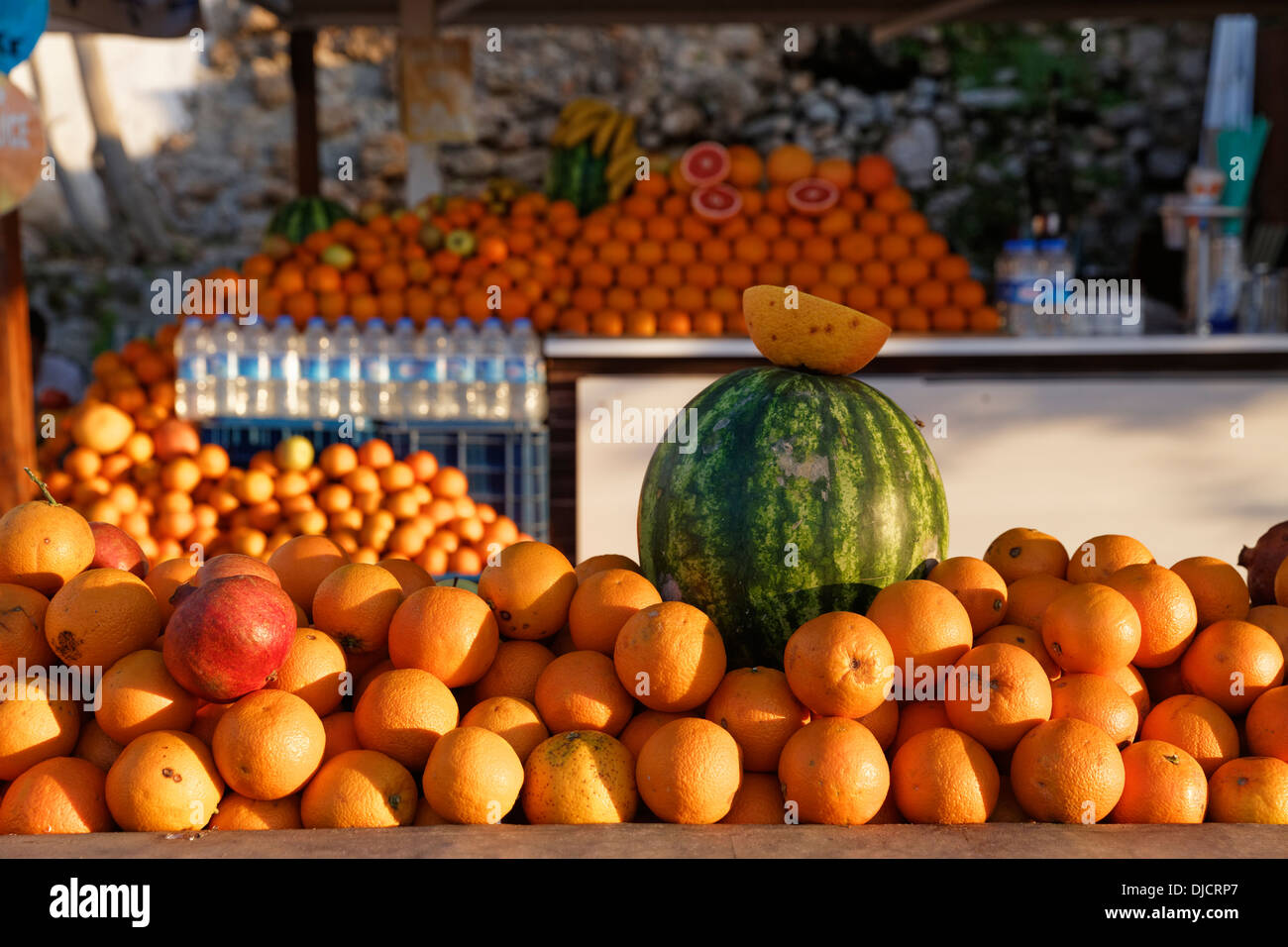 Fruit booth -Fotos und -Bildmaterial in hoher Auflösung – Alamy